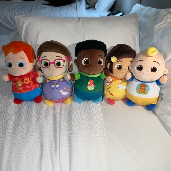 Squishmallows | Toys | New Cocomelon Hug Mees Squishmallows Bundle ...